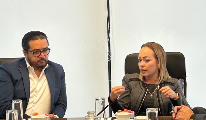 Wiener Lab cumple 30 años en México - Clase Turista