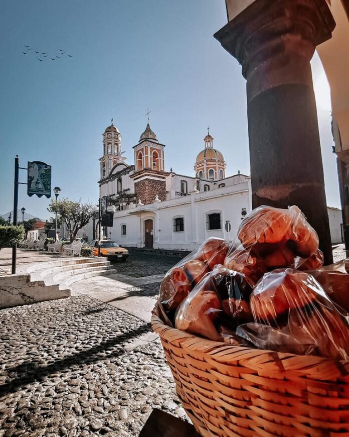 Vive la Feria del Ponche, Pan y Café 2025 en Comala - Clase Turista